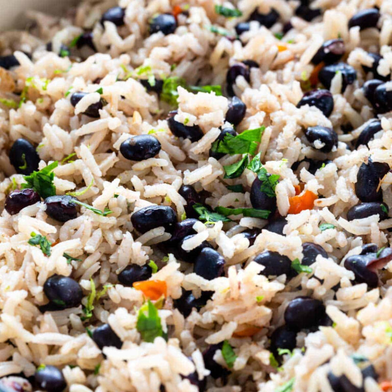 Moro negro / Black beans mixed with rice - Juana & Gloria